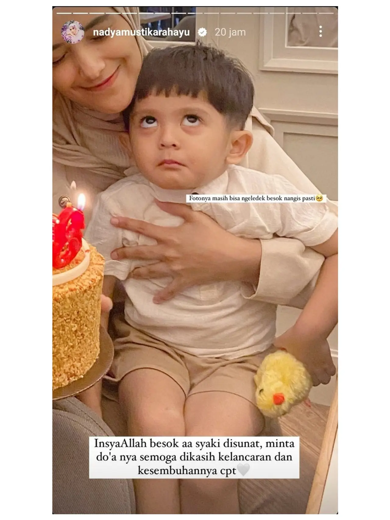 6 Potret Syaki Anak Nadya Mustika Disunat, Keberadaan Dua Ayah dan Ibu ...