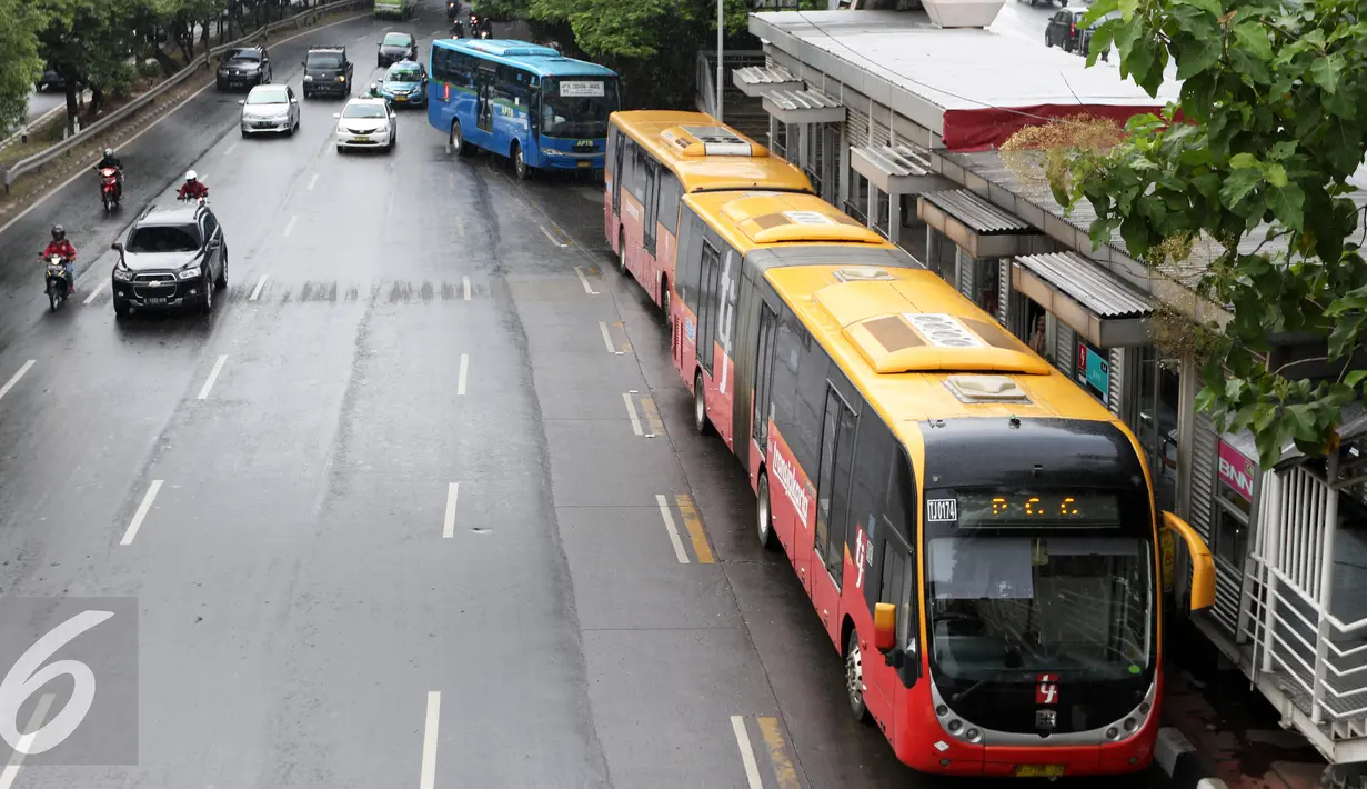 Sempat Dilarang, APTB Kembali Dibolehkan Masuk Ibu Kota - Foto Liputan6.com