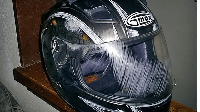 Bersihkan Kaca Helm yang Buram dengan Trik Mudah, Gunakan 1 Bahan Dapur ...