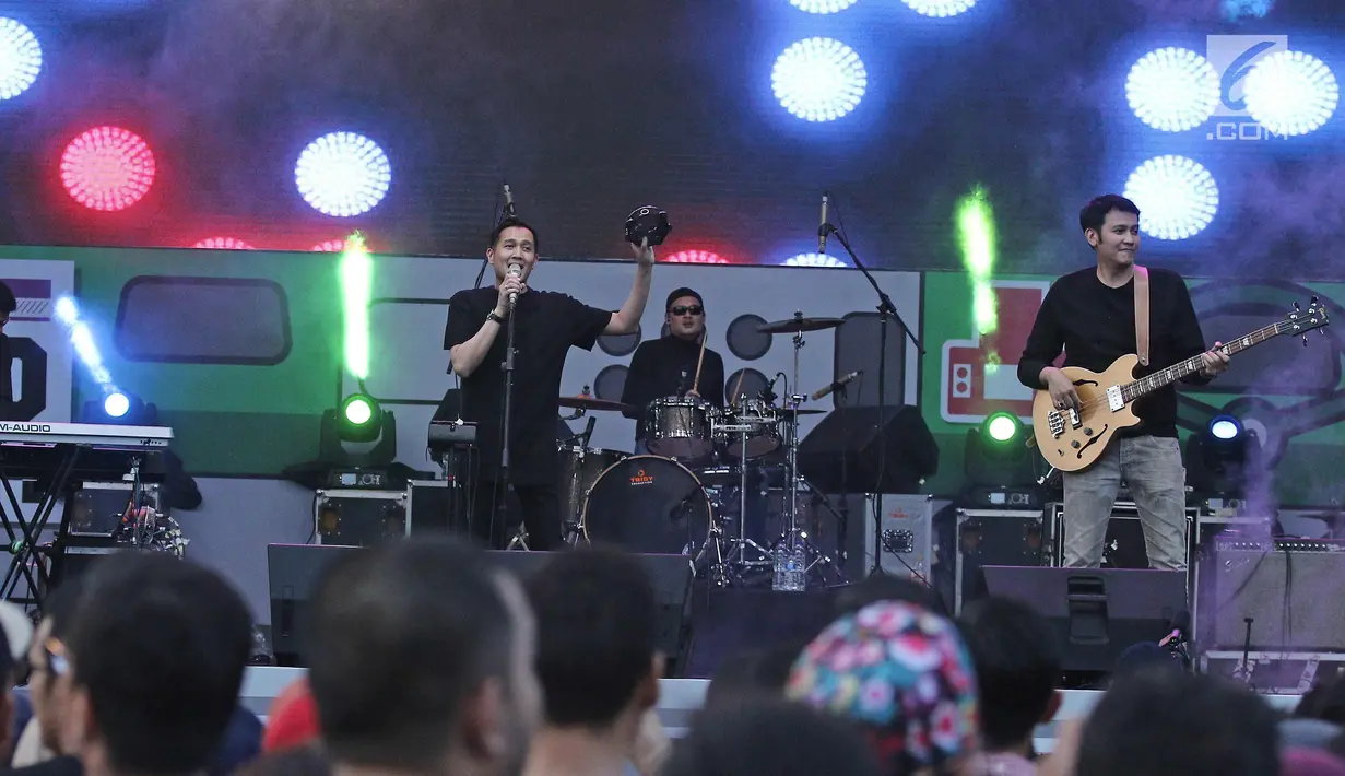 PHOTO: Aksi Para Band 90an Gebrak Panggung The 90's Festival 2017 ...
