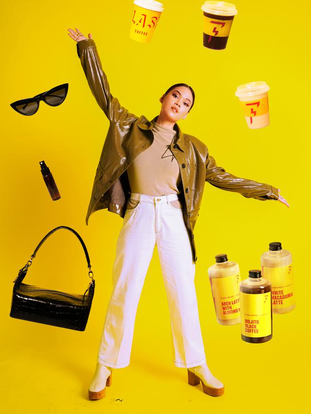 Gandeng Kallula, Flash Coffee Luncurkan Kopi Kemasan Botol - Lifestyle ...