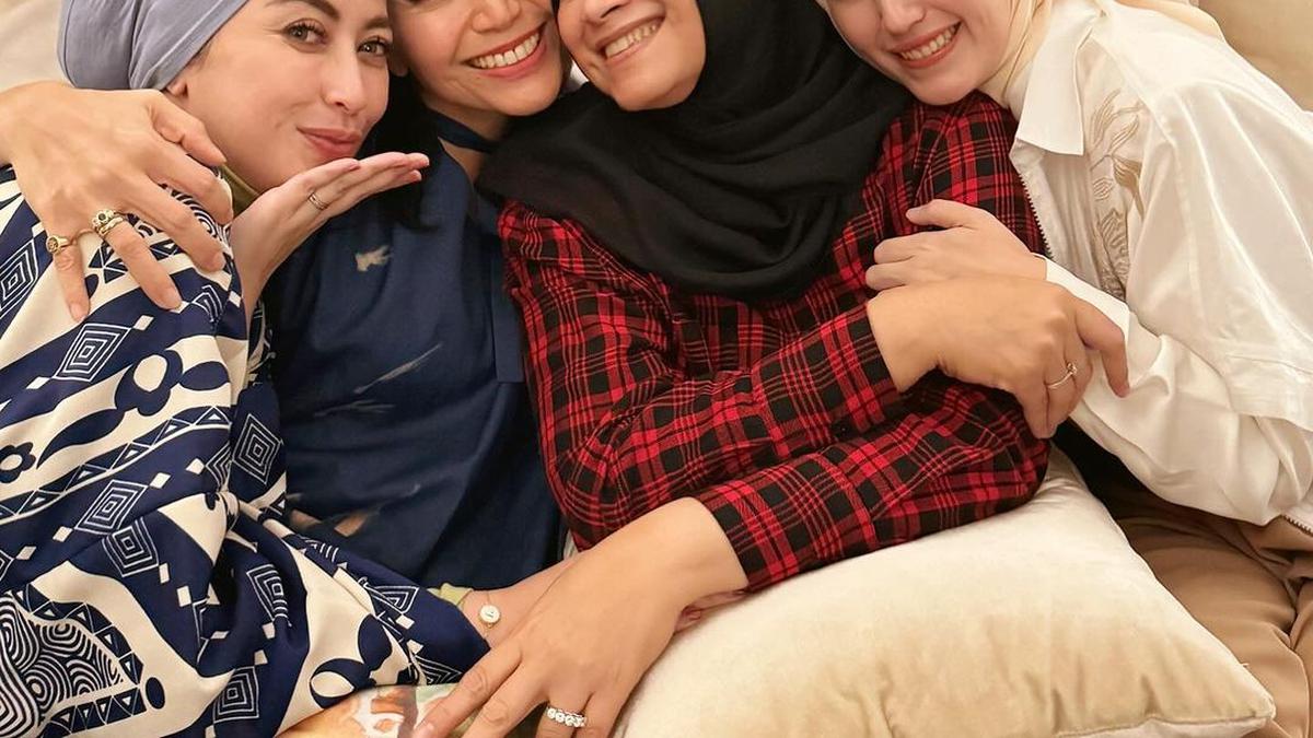 Potret Perayaan Ulang Tahun Annisa Trihapsari ke-48, Dapat Surprise ...