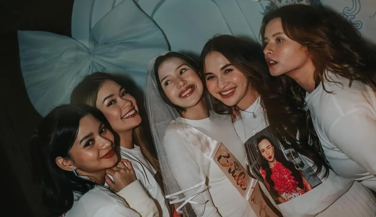 Potret Pemain Mermaid in Love Jadi Bridesmaid Beby Tsabina ...