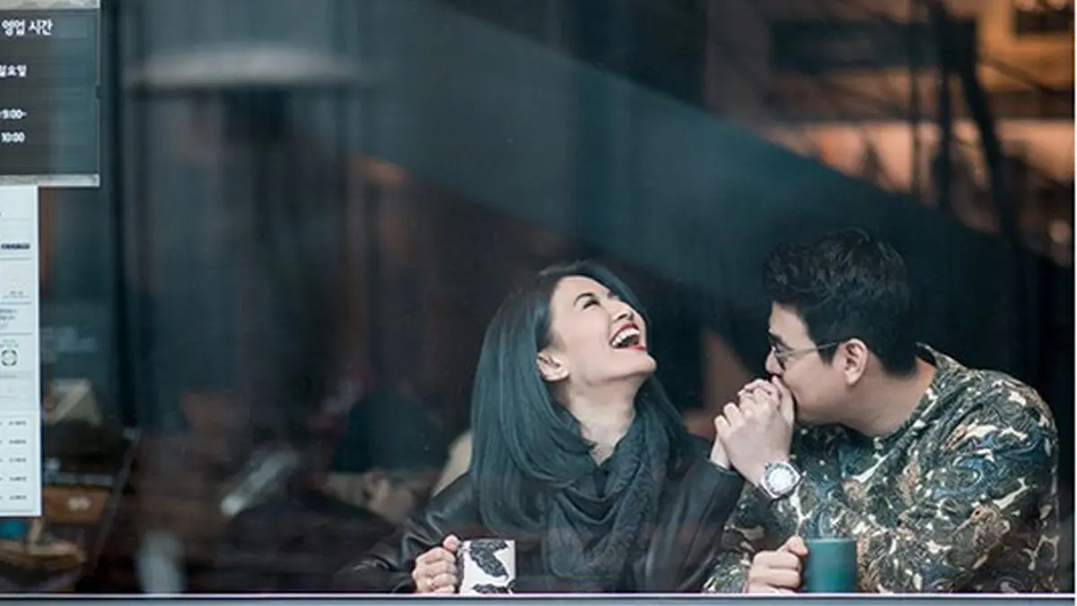 Asty Ananta Banyak Belajar dari Suami Meski Lebih Dulu Mualaf - Photo Fimela.com