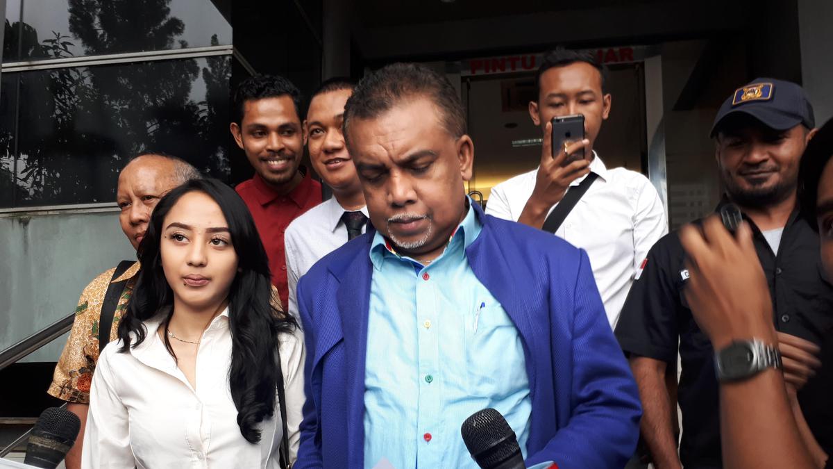 Masuk Katalog Alexis, Model Seksi Ini Ikut juga Lapor Polisi