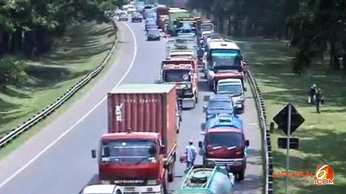 Ribuan Kendaraan di Puncak Terjebak Macet - News Liputan6.com