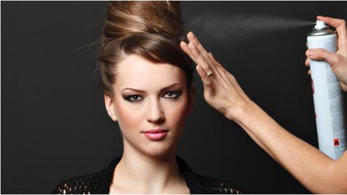 5 Fungsi Alternatif Hairspray Selain Untuk Merapikan Rambut - Beauty ...
