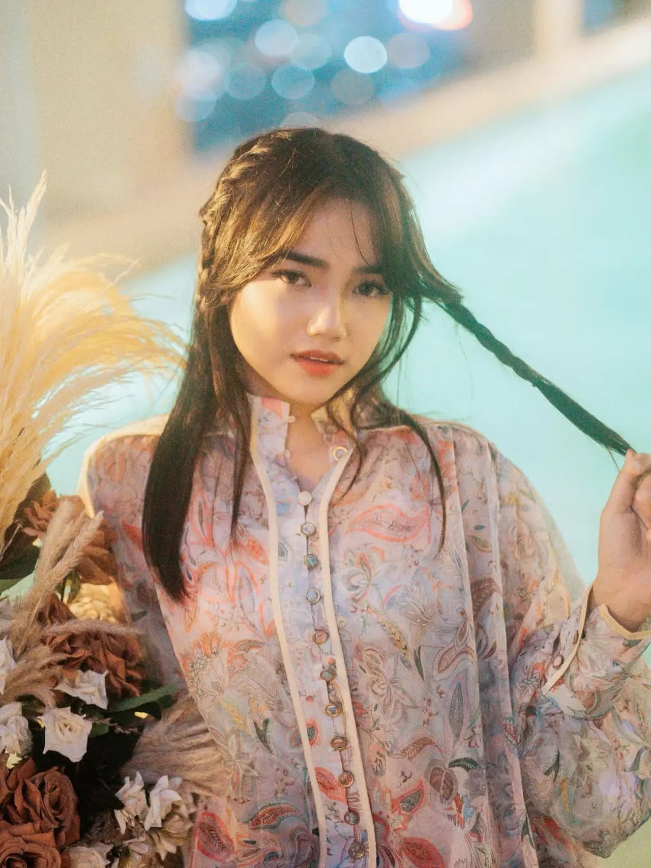 6 Model Rambut Kepang Ala Fuji, Simpel Tapi Bikin Gemas - Hot Liputan6.com