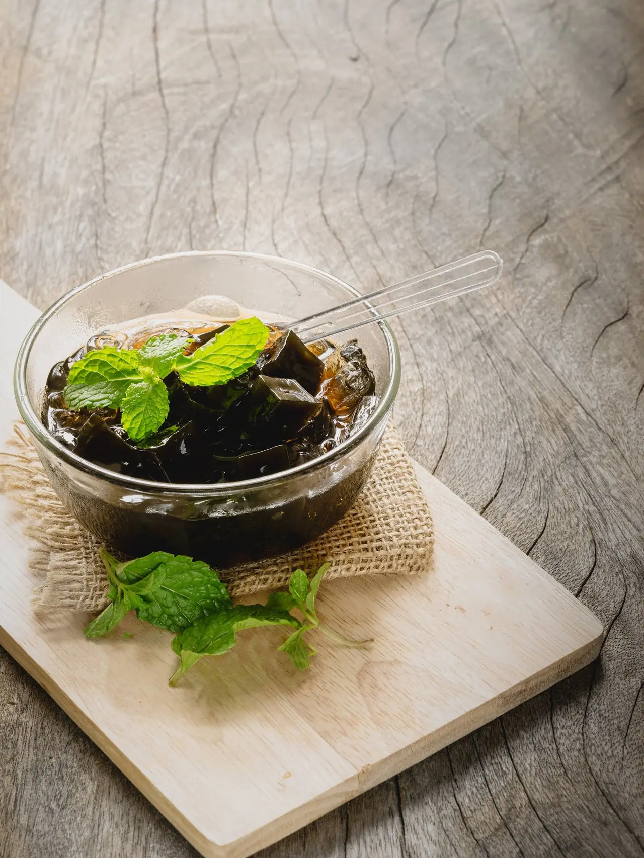 Resep Es Cincau Hitam yang Segar dan Menyehatkan untuk Berbuka Puasa ...