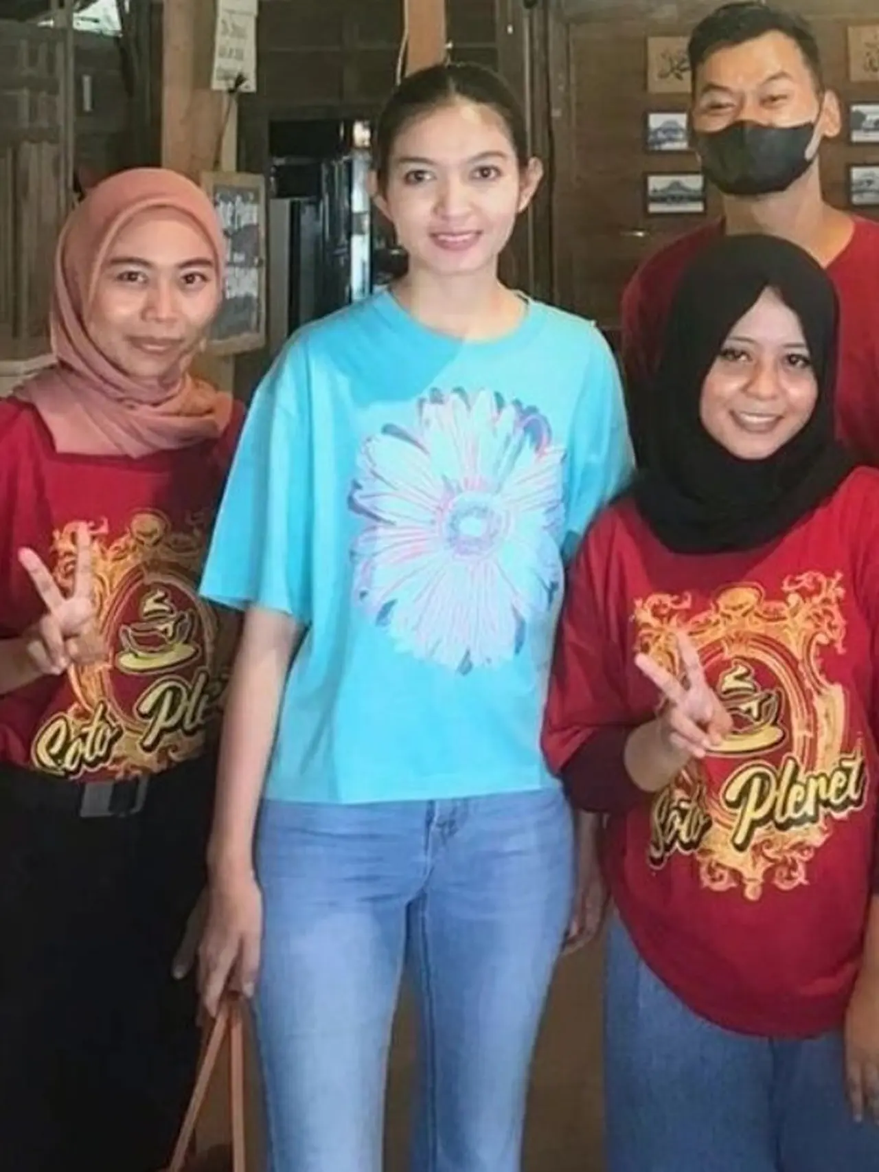 Momen Selvi Ananda Kenakan Kaus Seratusan Ribu, Tetap Cantik dan Dipuji Sebagai Pesona Perempuan ...