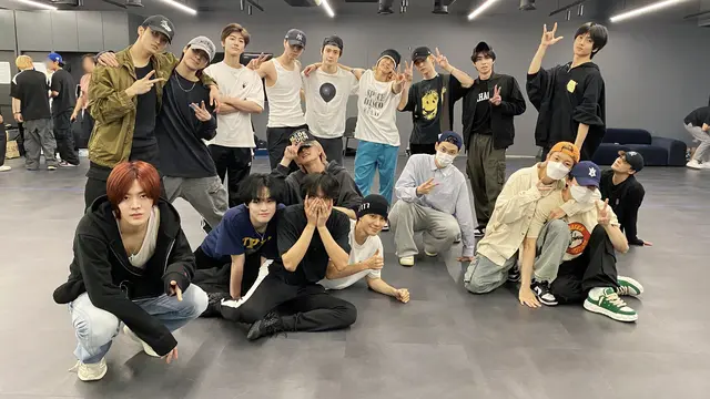 NCT 2023 Comeback dengan Merilis MV Golden Age - ShowBiz Liputan6.com