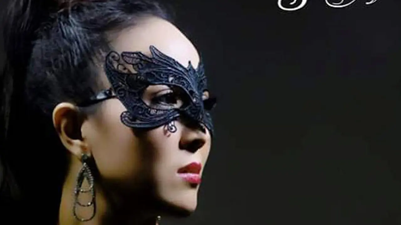 Sanchai Yang Penyanyi Bertopeng yang Bikin Penasaran - ShowBiz Liputan6.com