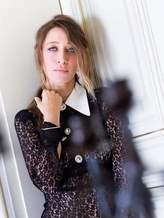 Ikuti Jejak Adik,Ini 6 Pesona Alana Hadid Kini Terjun Jadi Model - Hot Liputan6.com