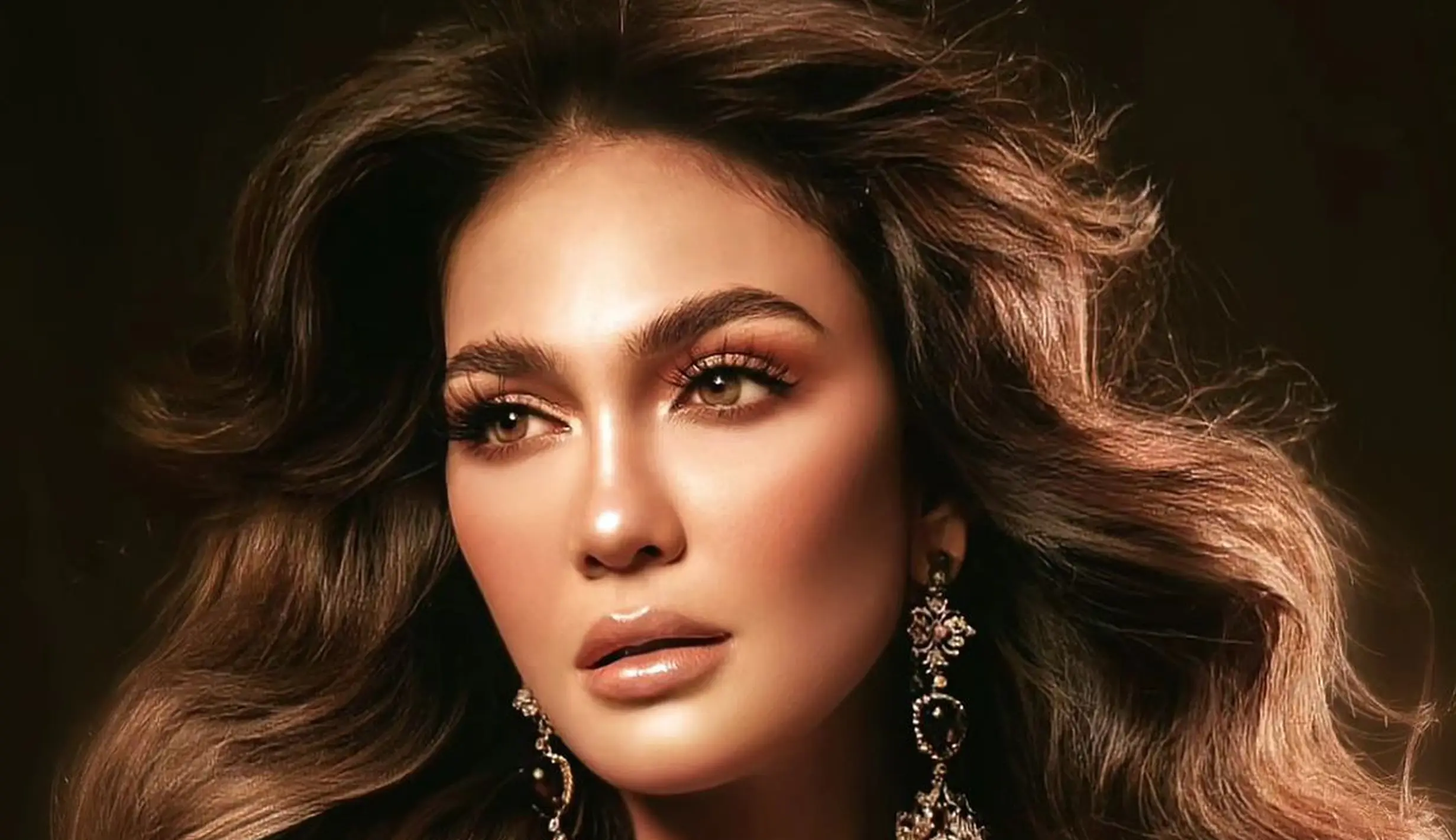 8 Potret Beda Gaya Rambut Luna Maya Jadi Penunjang Penampilan Awet Muda ...