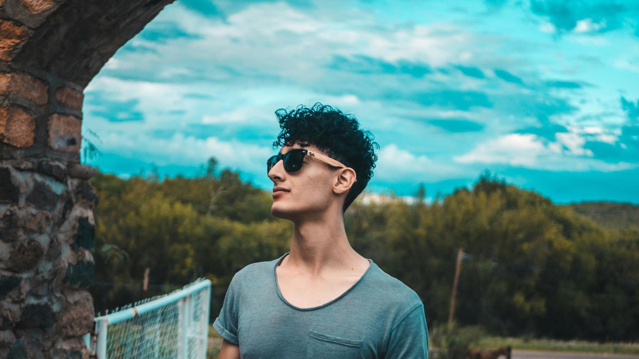 13 Model Rambut Pria Paling Tampan di Tahun 2025, Ubah Penampilan Lebih ...