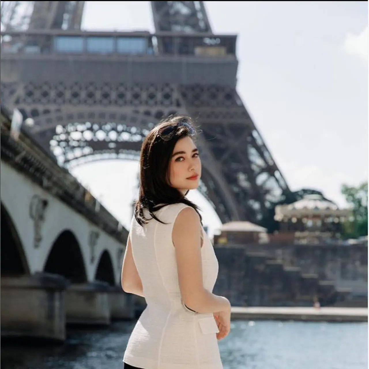 6 Potret Terbaru Amanda Rigby, Dikenal Luas Lewat Sitkom Kejar Tayang ...