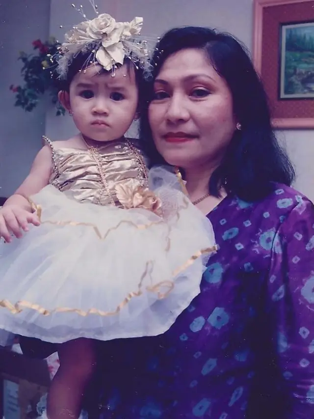 Genap 26 Tahun, Ini 7 Potret Masa Kecil Febby Rastanty yang ...