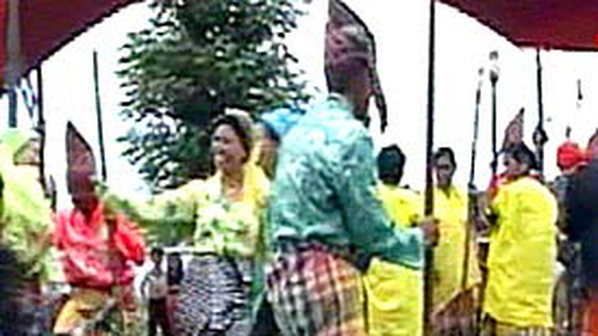 Padendang, Tarian Perayaan Musim Panen