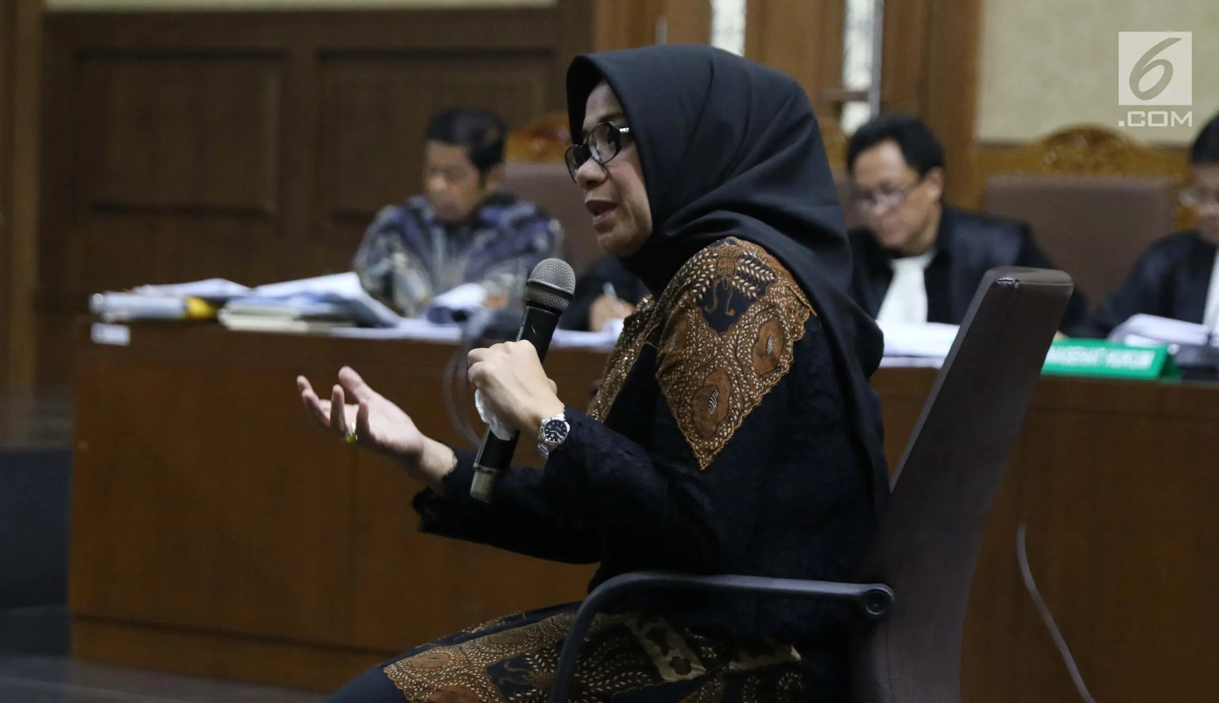 FOTO: Eni Maulani Saragih Bersaksi di Sidang Idrus Marham - Foto ...