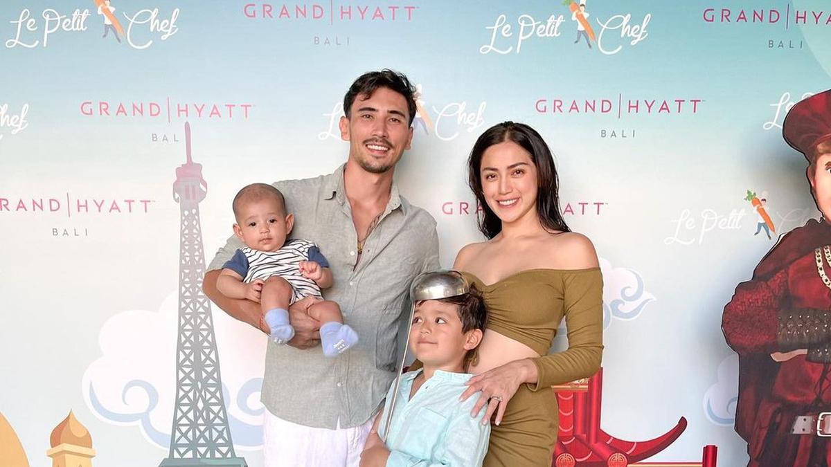 10 Gaya OOTD Jessica Iskandar-Vincent Verhaag yang Selalu Kompak