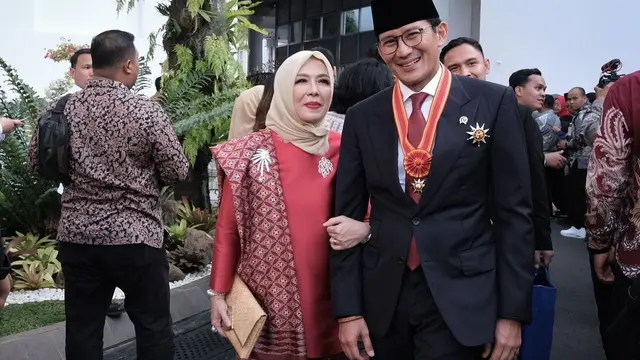 6 Adu Gaya Kebaya Para Istri Menteri Dampingi Suami Terima Tanda Kehormatan di Istana Negara ...