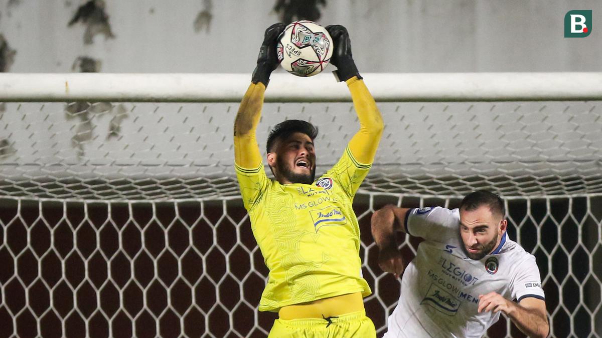 Official Store Arema FC Lepas 750 Jersey Adilson Maringa, Ludes Terjual ...