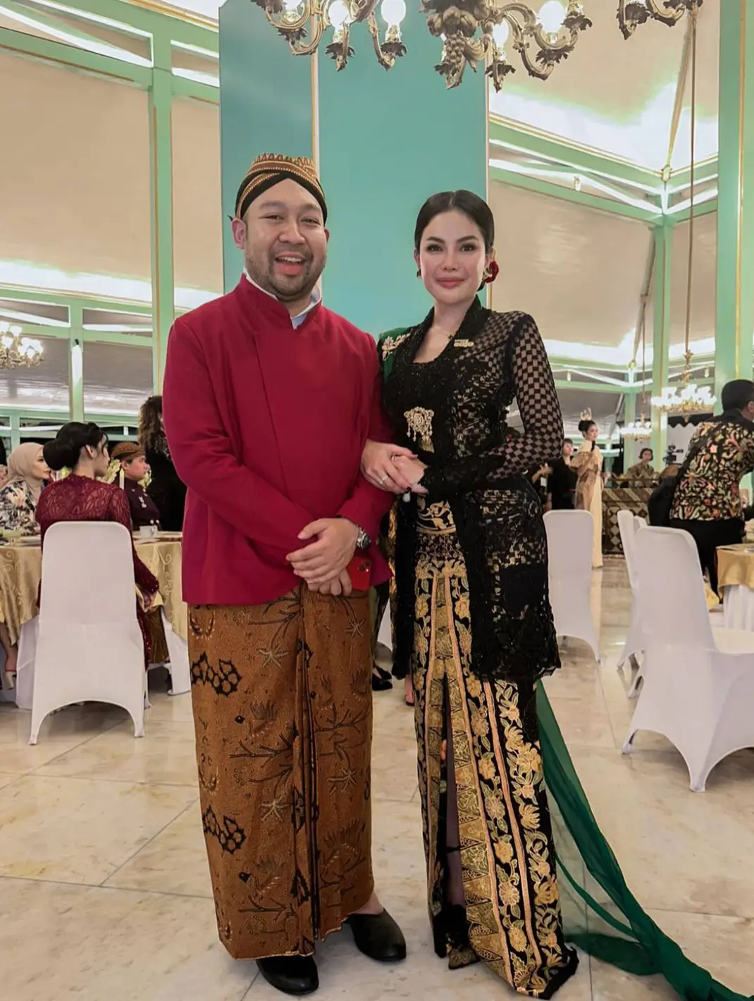 Tampil Anggun, Ini Potret Nikita Mirzani Hadiri Acara di Pura ...