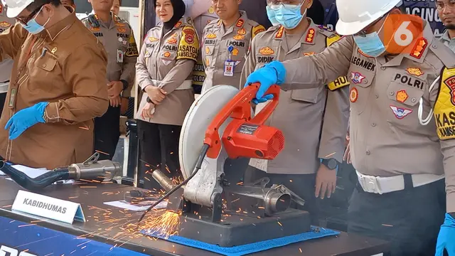 Polda Banten Musnahkan Knalpot Brong, Bengkel hingga Modifikasi Rumahan Ikut Dirazia - Regional ...