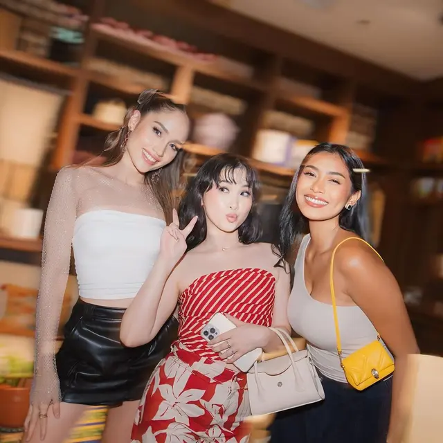 7 Potret Indah G, Youtuber yang Podcast-nya Bareng Cinta Laura Jadi ...