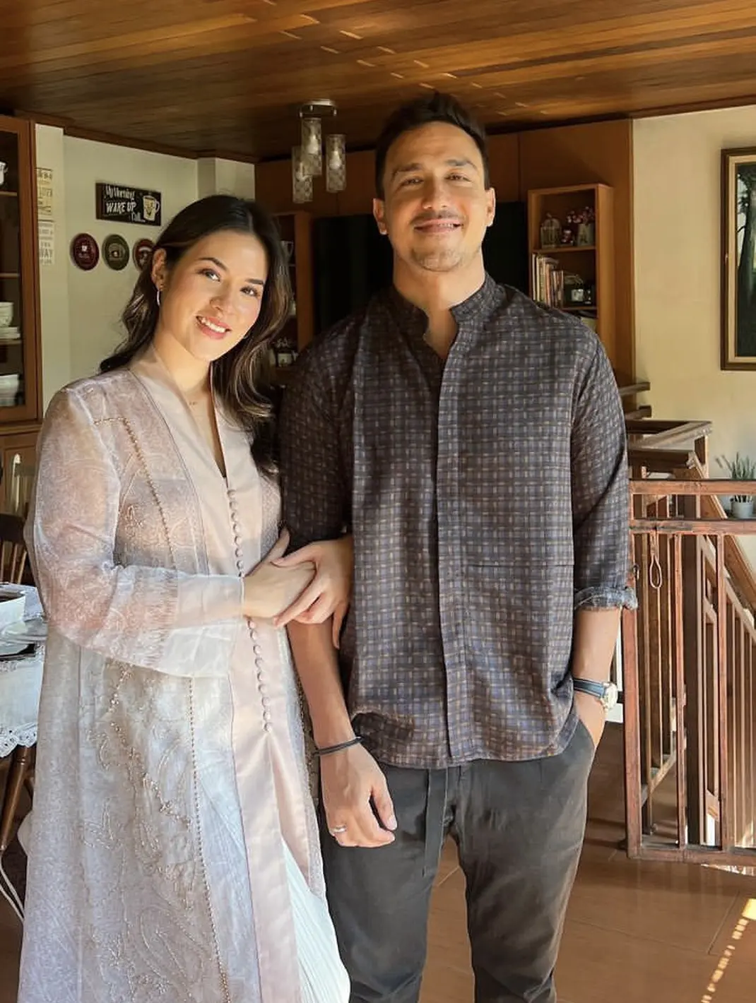 Tengah Jadi Sorotan, Intip 8 Potret Mesra Raisa dan Hamish Daud - Photo ...
