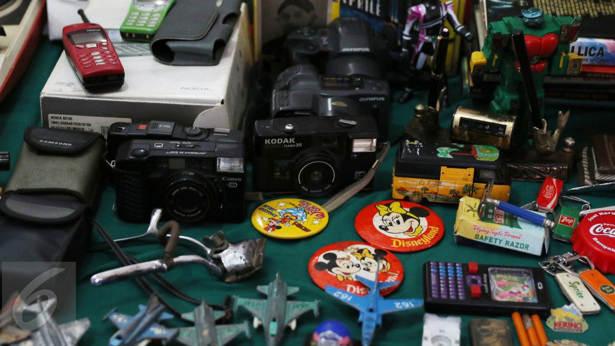 Nostalgia Barang-barang Populer di Era 90-an