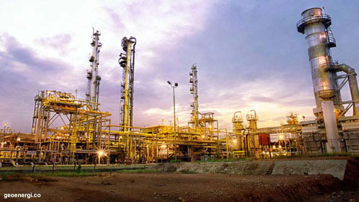 Investasi Migas di RI Sulit Gara-gara Terhambat Perizinan - Bisnis ...