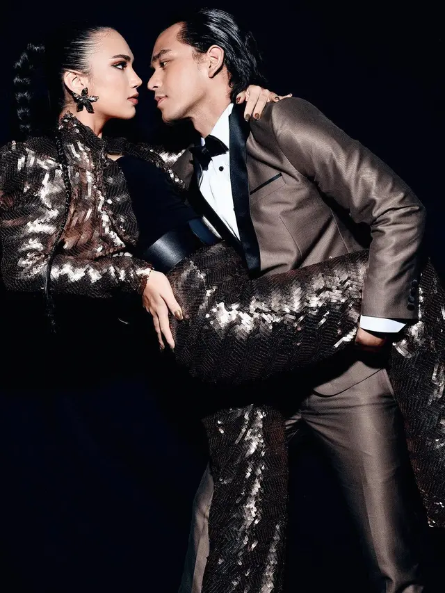 8 Gaya Pemotretan Terbaru Haico Van der Veken dan Rangga Azof, Tampil ...