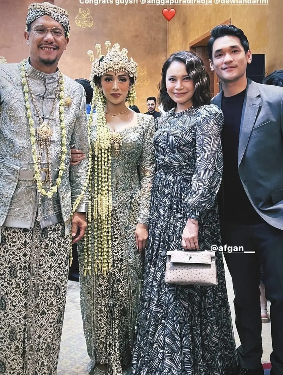 8 Potret Tamu Pernikahan Angga Puradiredja dan Dewi Andarini, dari ...