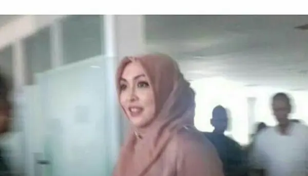 Karier Hancur, Penyanyi Dyna Fransisca Lakukan Operasi Plastik ...