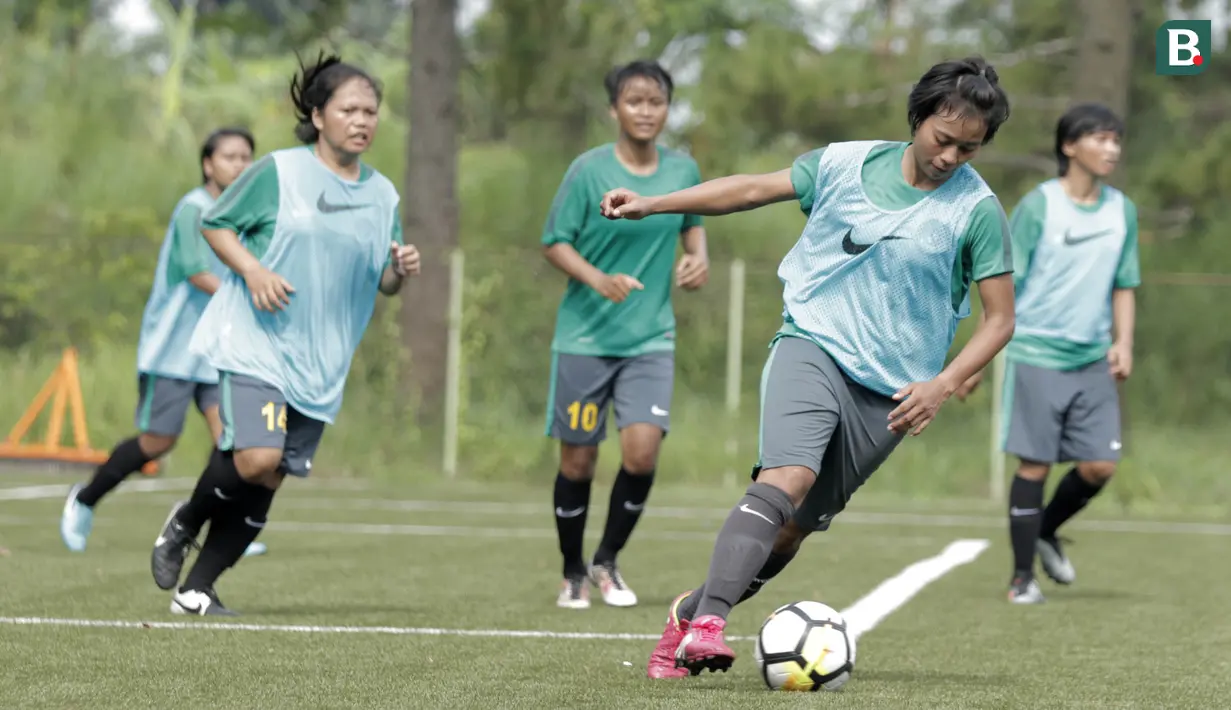 FOTO: 40 Pemain Ikuti Seleksi Timnas Wanita Indonesia - Indonesia Bola.com