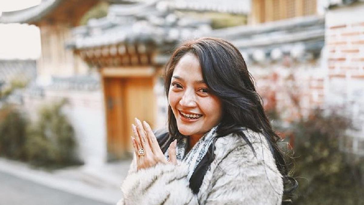 6 Pesona Siti Badriah Saat di Atas Panggung, Pukau Penggemar
