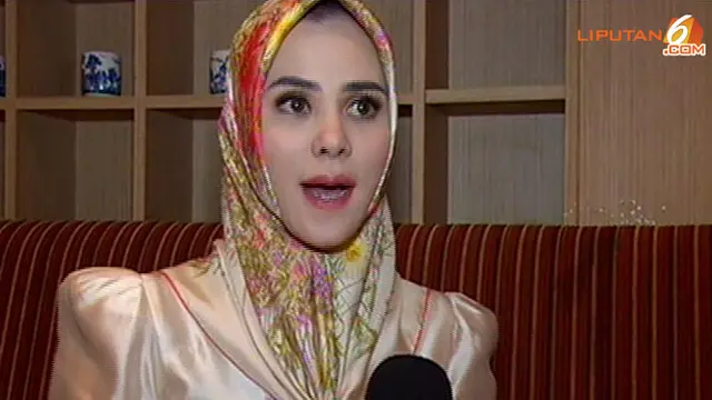 [VIDEO] Berhijab, Angel Lelga: Semua Sudah Diatur Allah - ShowBiz ...