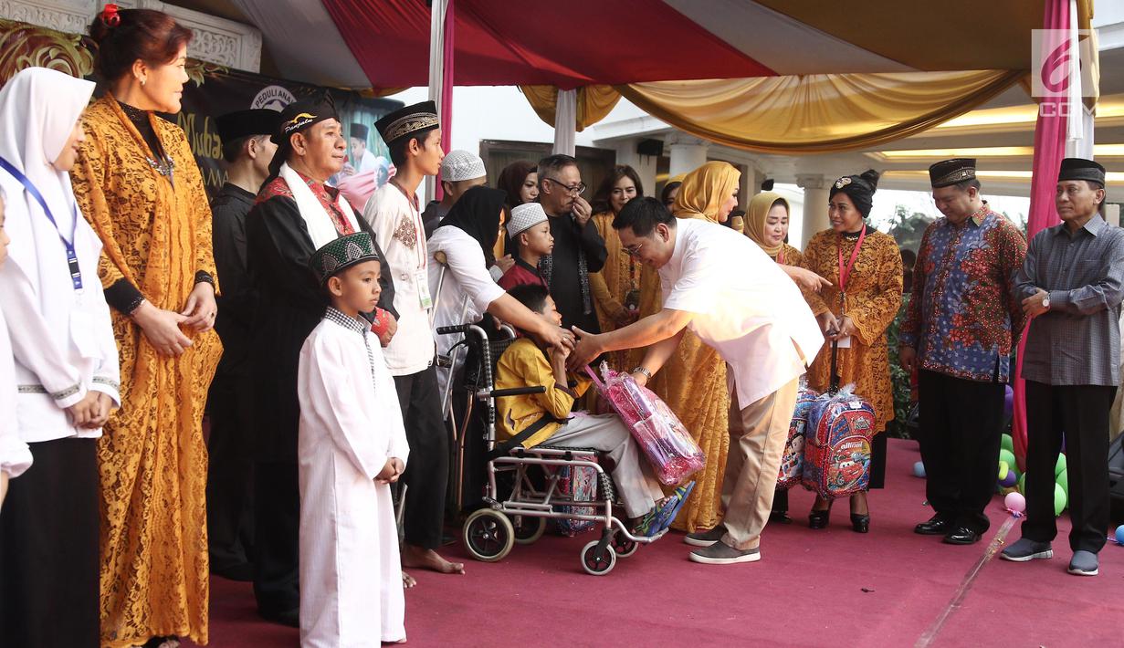 FOTO: Buka Puasa Bersama 1000 Anak Yatim - Foto Liputan6.com