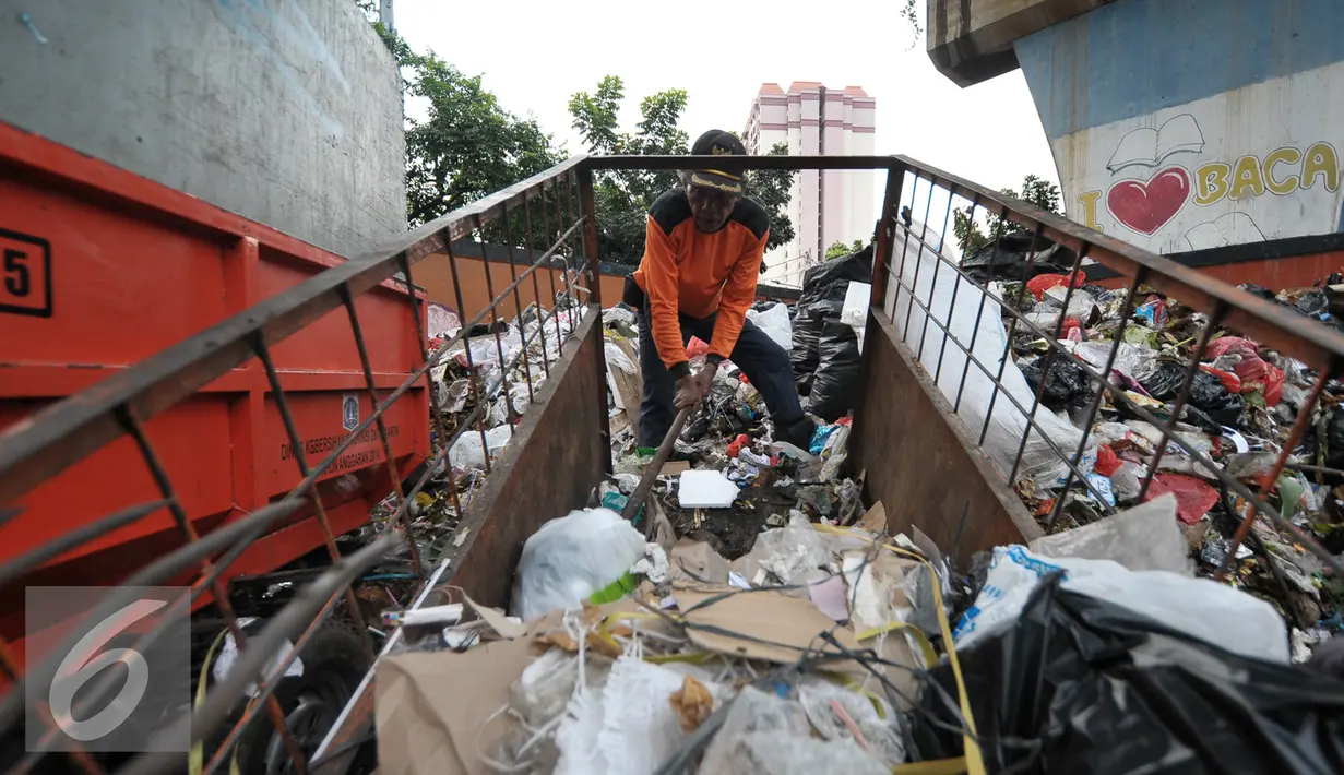 Pengelolaan dan Penanganan Sampah Jadi PR Cagub DKI Jakarta - Foto ...