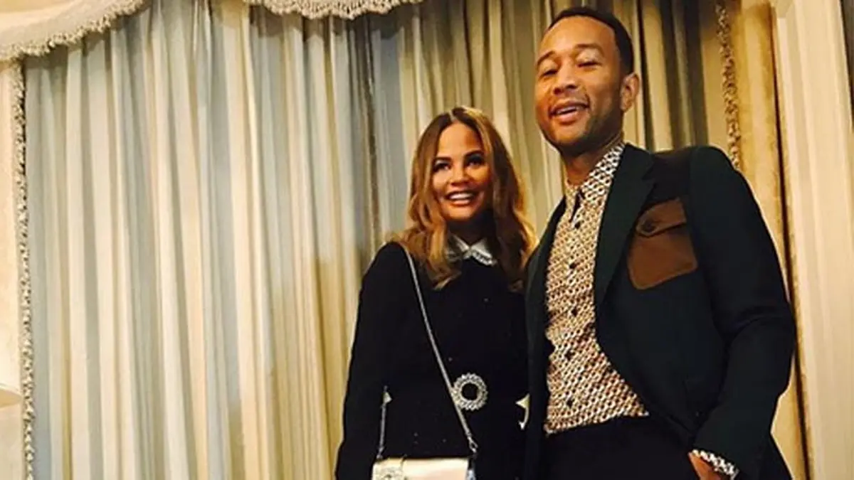 Chrissy Teigen, Istri John Legend Hamil Anak ke-2 - Photo Fimela.com