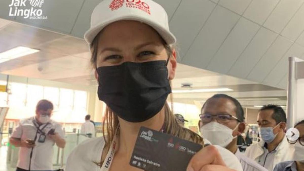 Begini Cara Pakai dan Isi Ulang Kartu JakLingko untuk Naik Angkot ...