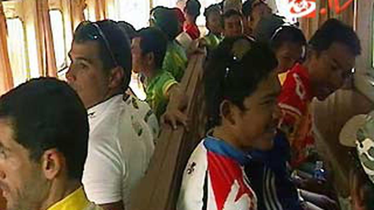 "Mak Itam" Ramaikan Tour de Singkarak - News Liputan6.com