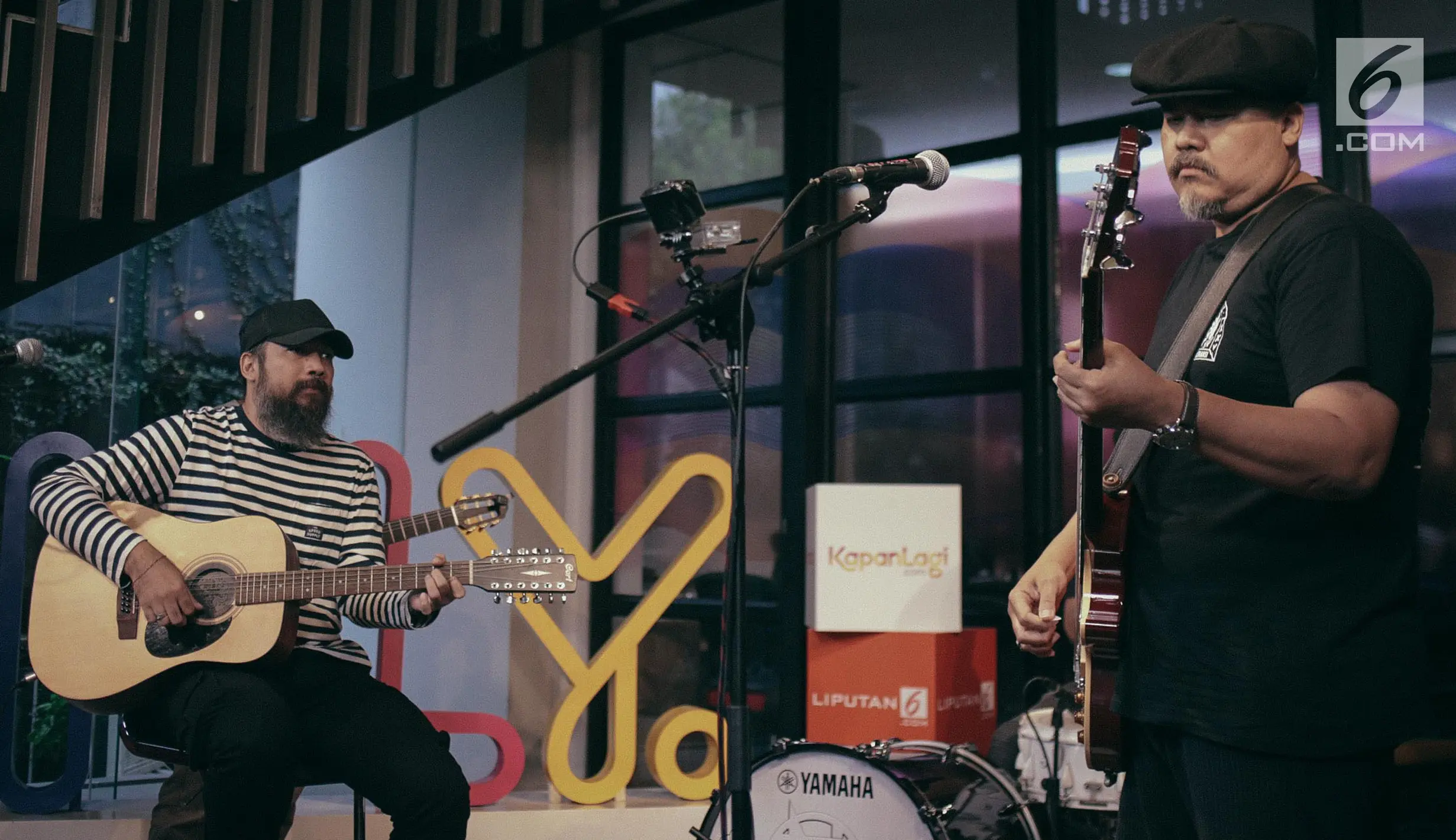 FOTO: Penampilan NTRL dalam KLY Lounge - Foto Liputan6.com