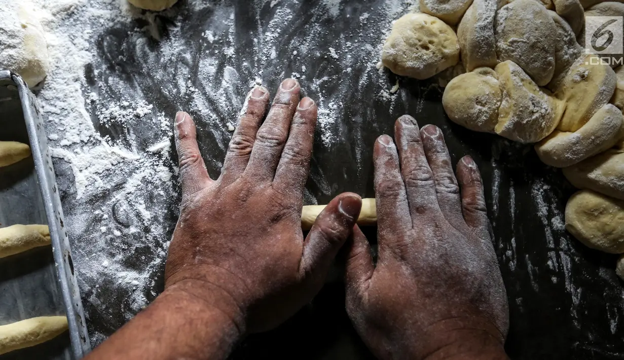 FOTO: Mengintip Produksi Roti GO Tertua di Indonesia - Foto Liputan6.com