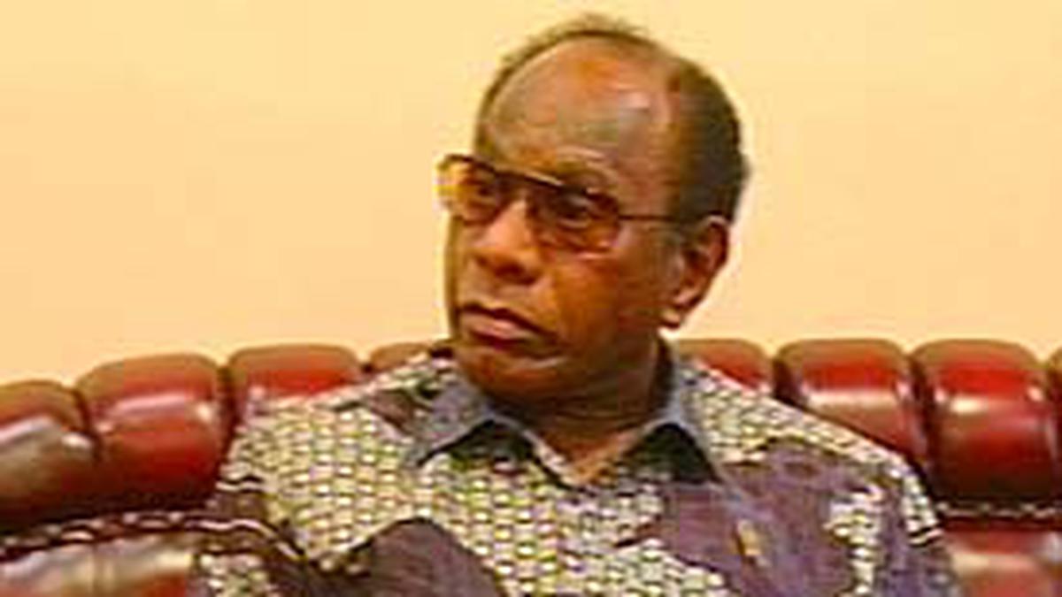 Freddy Numberi: Lumpur Lapindo Tak Beracun - News Liputan6.com