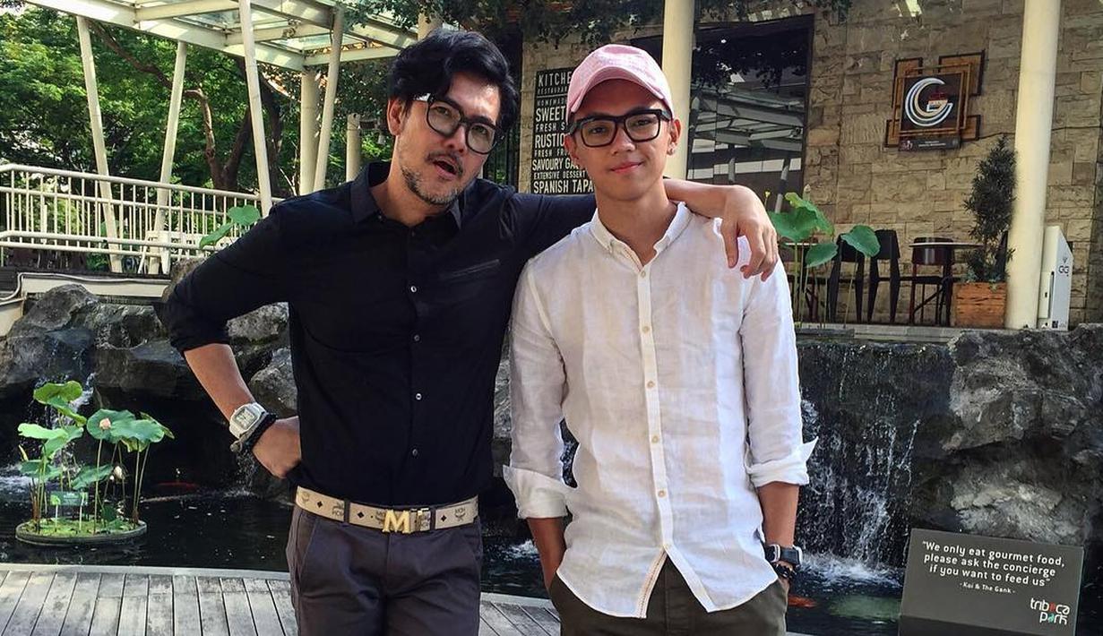 8 Potret Kekompakan Ferry Salim dan Brandon Salim - Photo Fimela.com