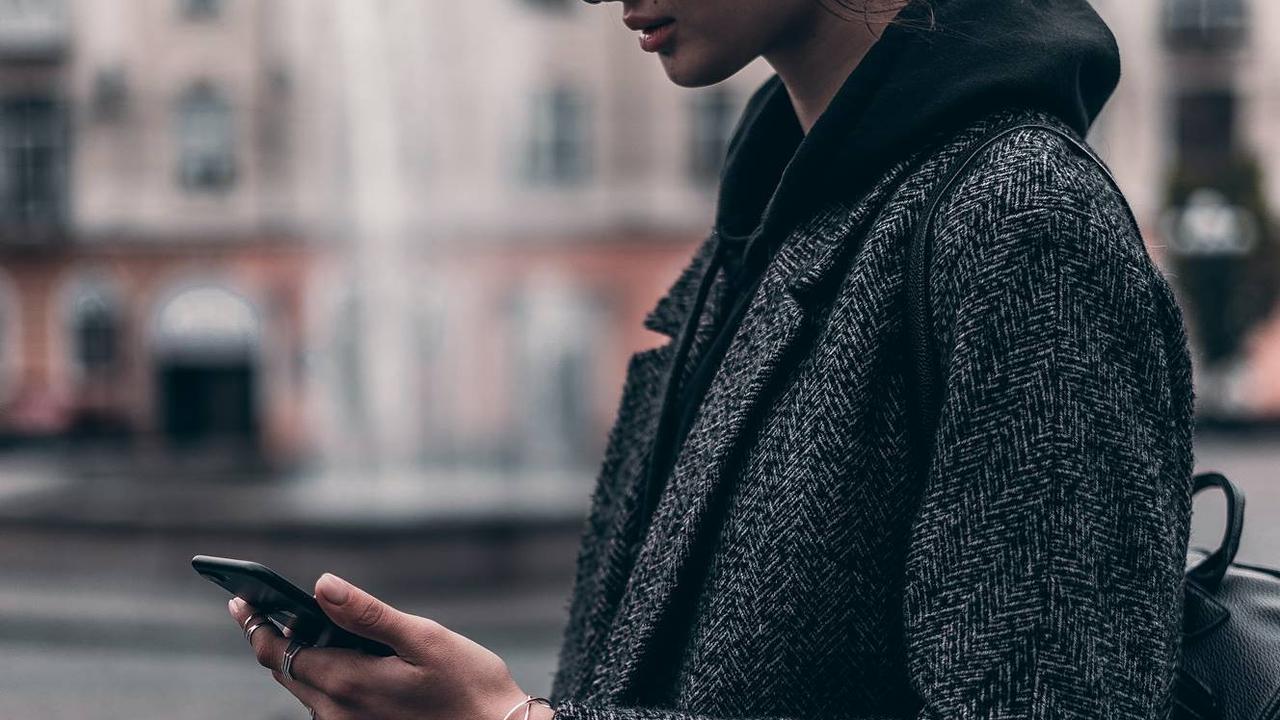 Stalking adalah Aktivitas Memantau, Ketahui Contoh dan Penyebabnya