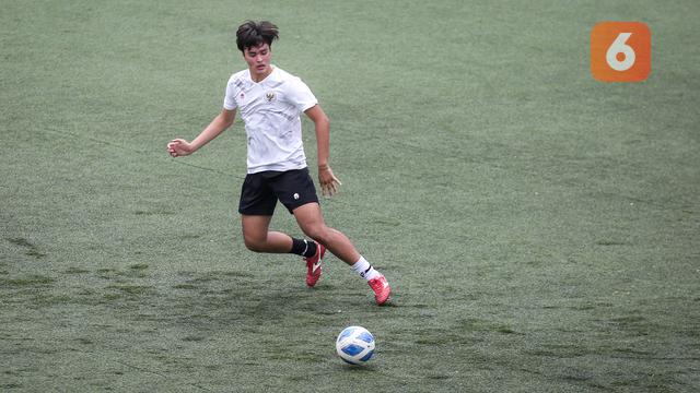 Kiprah Keluarga Scheunemann di Sepak Bola Indonesia: Brandon dan ...