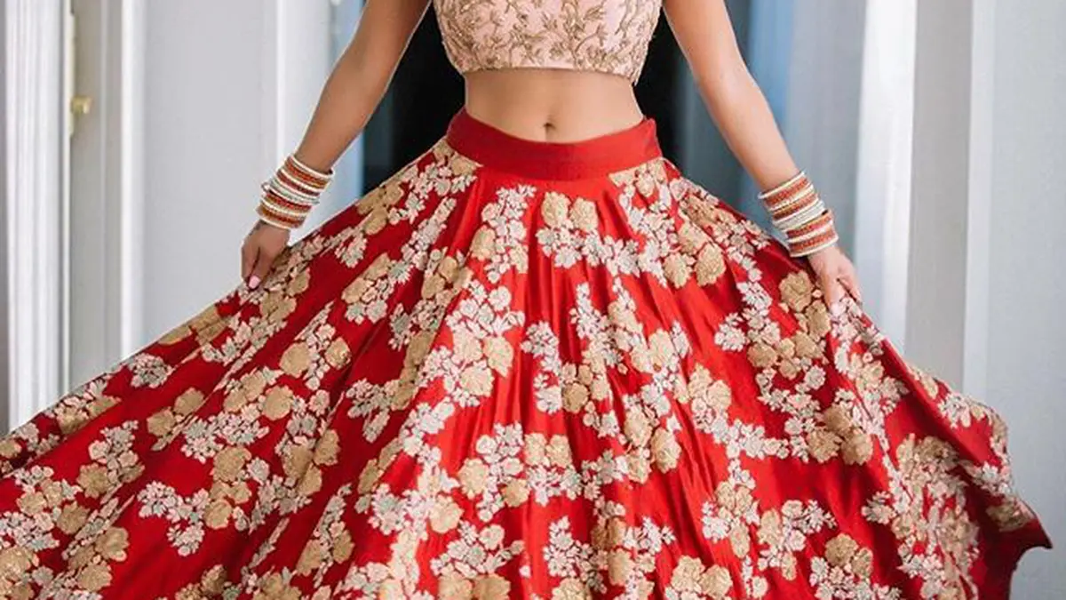 12 Inspirasi Gaun Pengantin Ala India Yang Cantik & Elegan - Photo ...